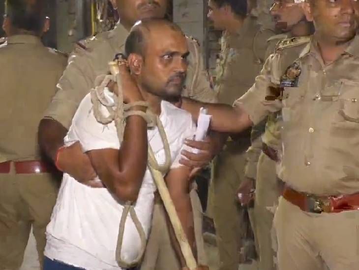 Kanpur police took out a procession after the half encounter to end the ...