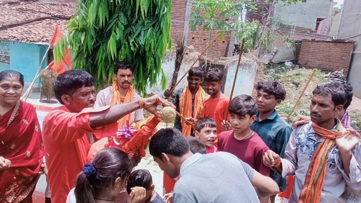 For peace and happiness in the world, Maa Bhadrakali was worshipped ...