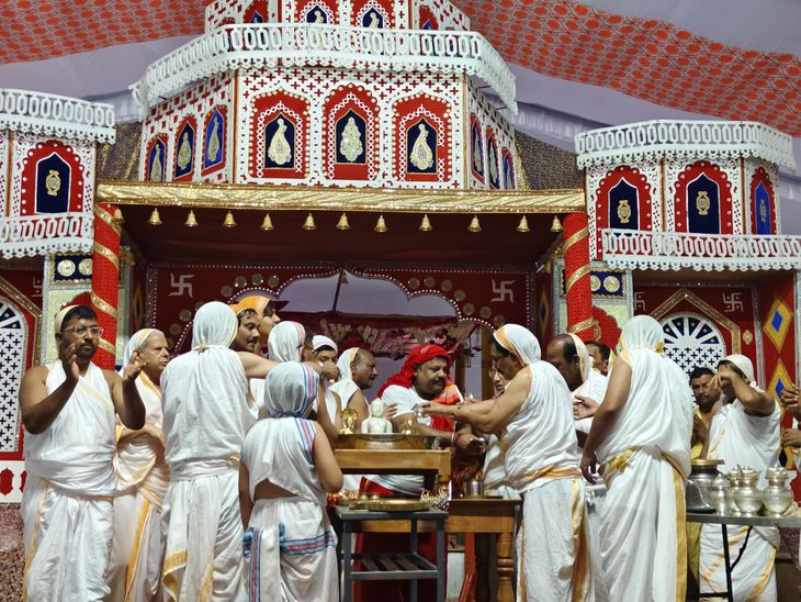 Srimajjinendra Panchakalyanak Mahamahotsav started at Timarni in Harda ...