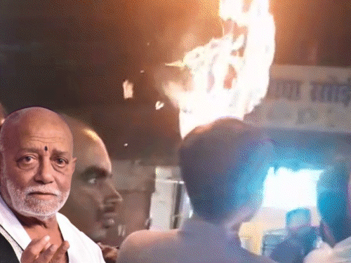 Morari Bapu's 958th Ramkatha in Kashi today | काशी में मोरारी बापू का विरोध..सूतक में कथा क्यों ...