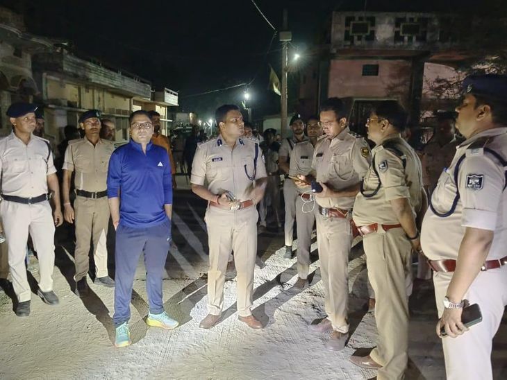 Clash between 2 communities in Saran, 4 people injured | सारण में 2 ...