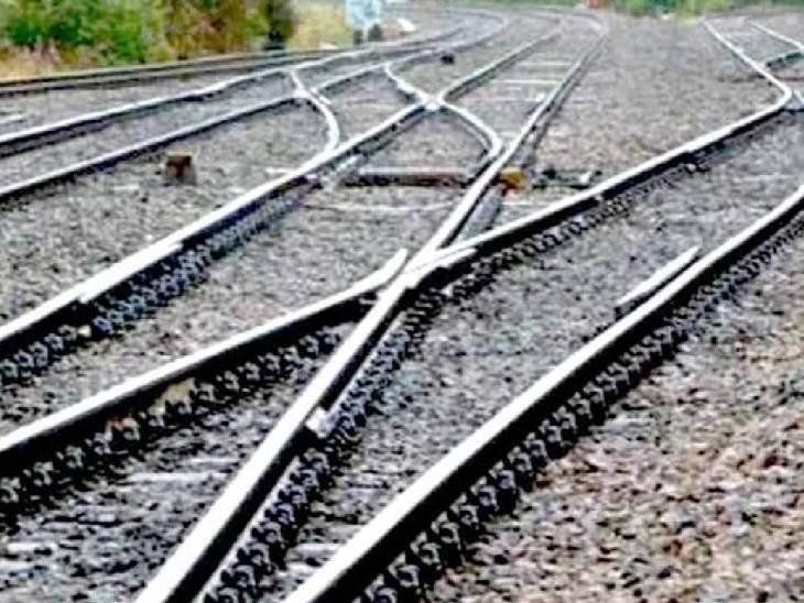 Laborer suffering from cancer jumps in front of train and dies | कानपुर ...