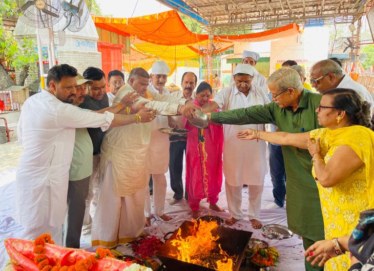 Chadha community celebrated Flag Day with reverence by performing havan ...