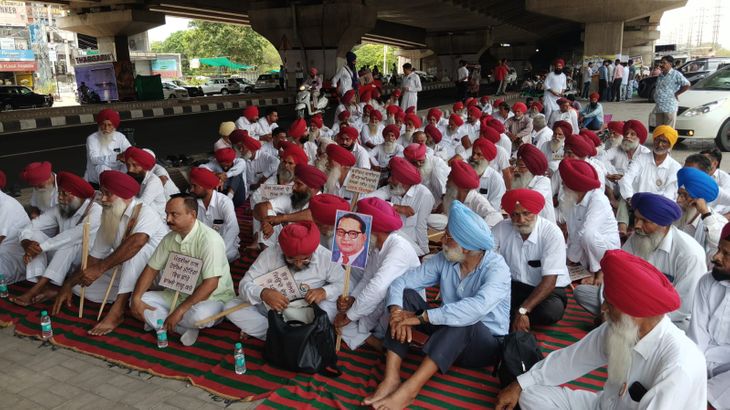 No hearing for three and a half years, freedom fighter heirs sit on ...