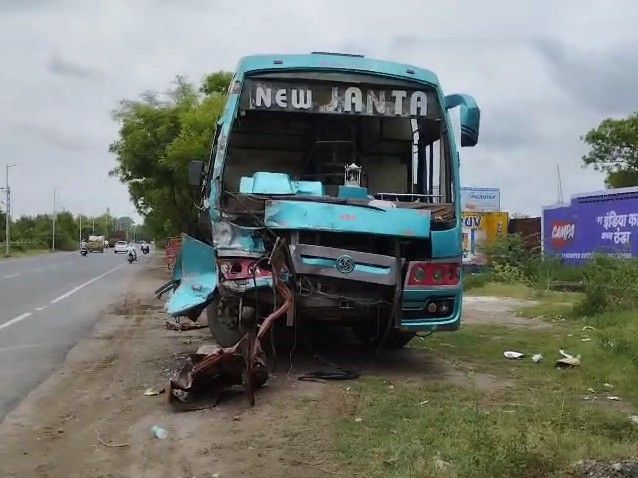 Bus and DCM collide in Mathura