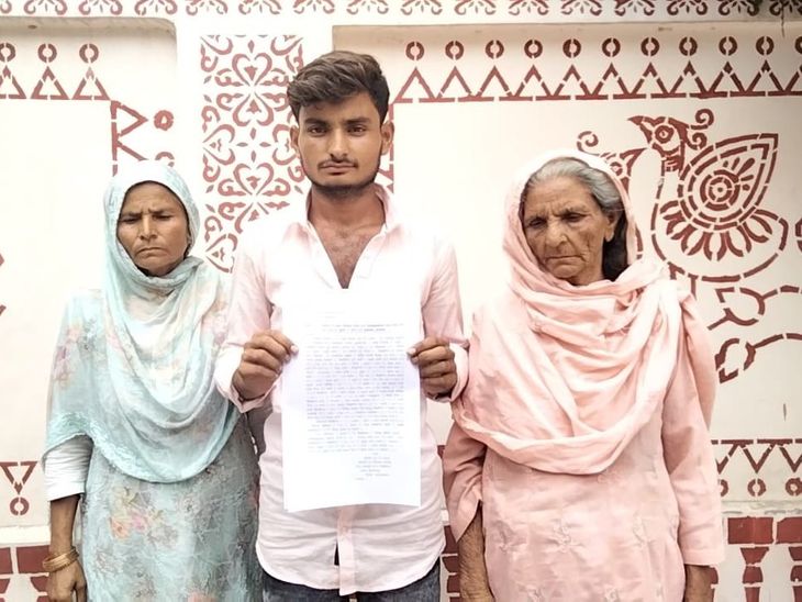 History sheeter opened fire on picking mangoes in the orchard | बाग में ...