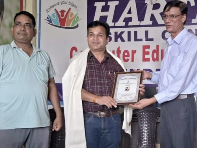 Mahendragarh-manoj-gautam-receives-nirala-udghoshak-saraswat-samman ...