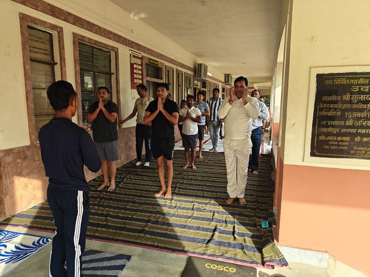 International Yoga Day in Nautanwa Tehsil | नौतनवा तहसील में ...