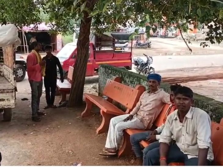 A person committed suicide in Duddhi, committed | दुद्धी में व्यक्ति ने ...