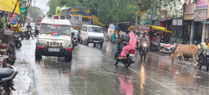 It rained all day, clouds remained overcast | दिनभर चला बारिश का दौर ...