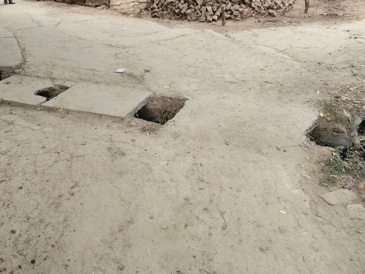 Broken drain cover in Kishundaspur