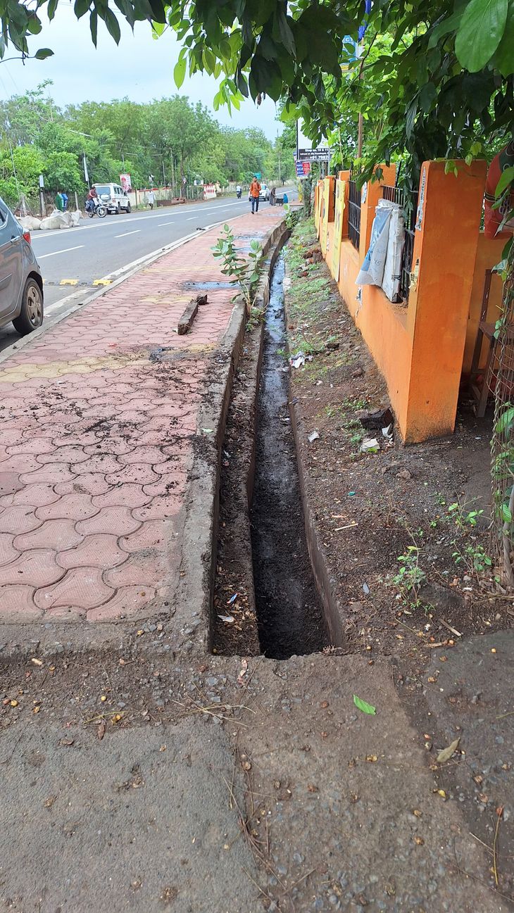 Cleaning of drain on Stadium Road