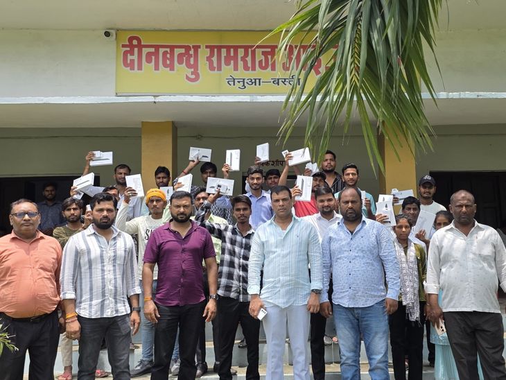 60 students of Deenbandhu ITI got tablets | दीनबंधु आईटीआई के 60 ...