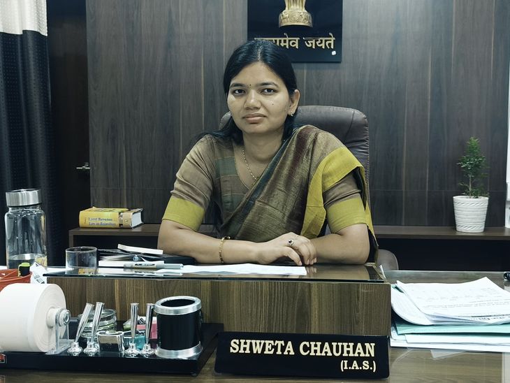Phalodi Collector Shweta Chauhan took charge