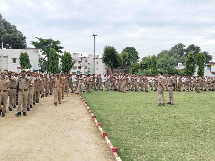 SP Deepak Bhukar's tough attitude was seen at the parade ground | परेड ...