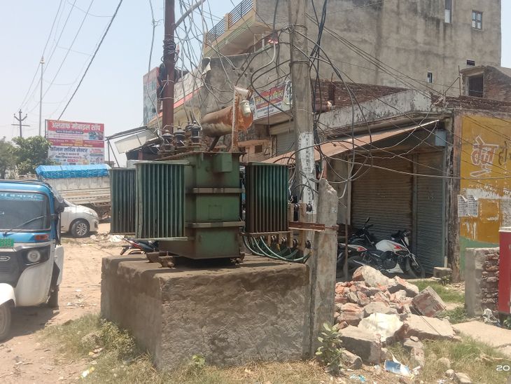 The transformer kept in the open in front of the bank poses a danger