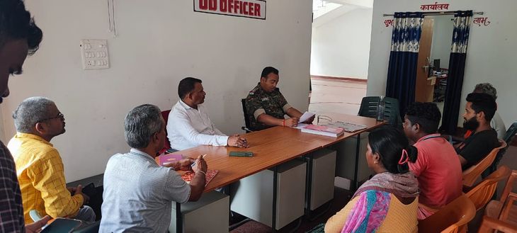 4 land cases were settled in Dumri police station day
