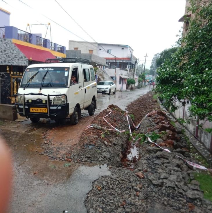 The route of the school bus changed due to the digging of the pipeline ...