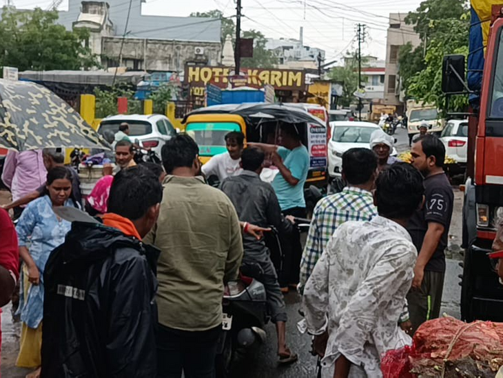 Rain water entered the houses in Balaghat