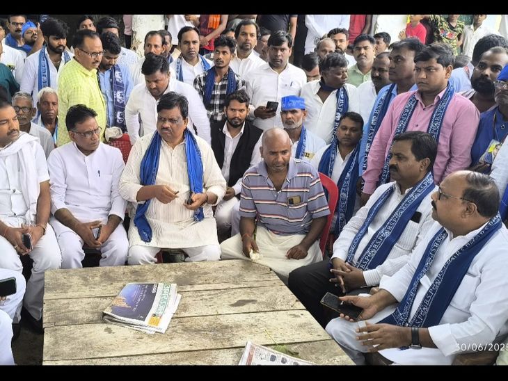 BSP state president met the family of the deceased in Fatehpur