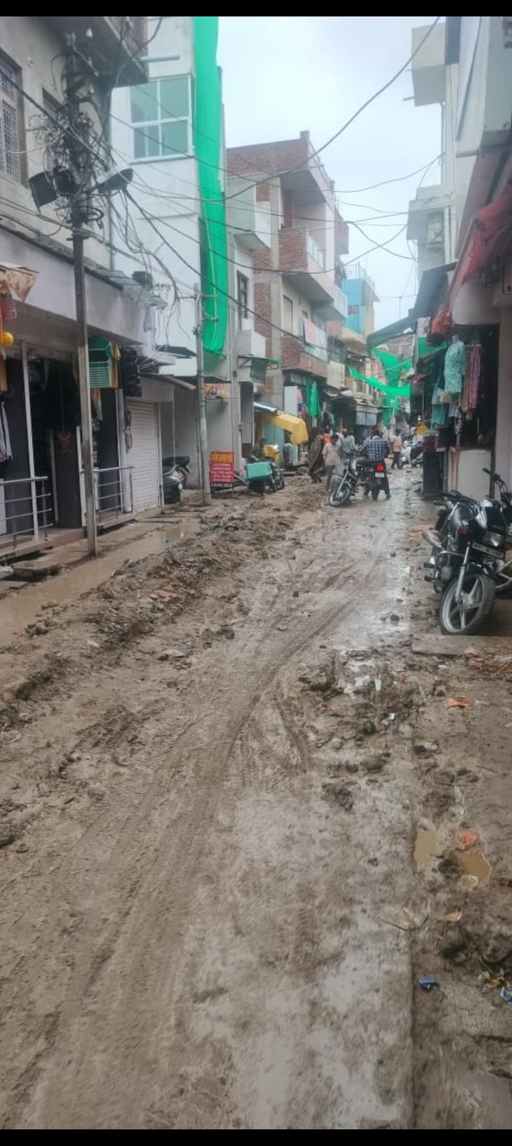 Jalvardhan Yojana: Roads dug up to lay pipeline, due to lack of maintenance, conditions are like ...