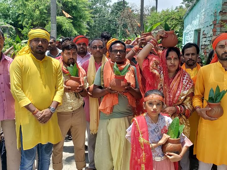Kalash Yatra started with 551 girls in Sahdei Bujurg | सहदेई बूजुर्ग ...