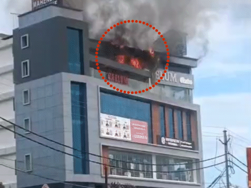Fire broke out in Patna's ZUDIO showroom | पटना के चौथी मंजिला बिल्डिंग ...