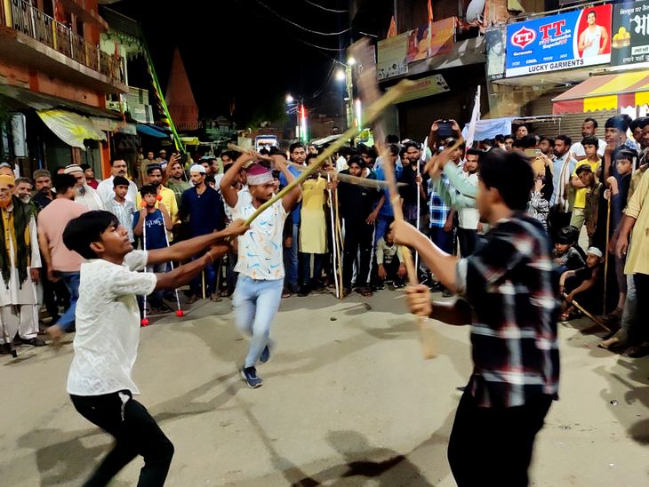 Muharram's fifth procession took place in Duddhi | दुद्धी में निकला ...