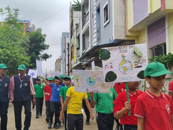 Every person is advised to plant ten trees in his life | हर व्यक्ति को ...