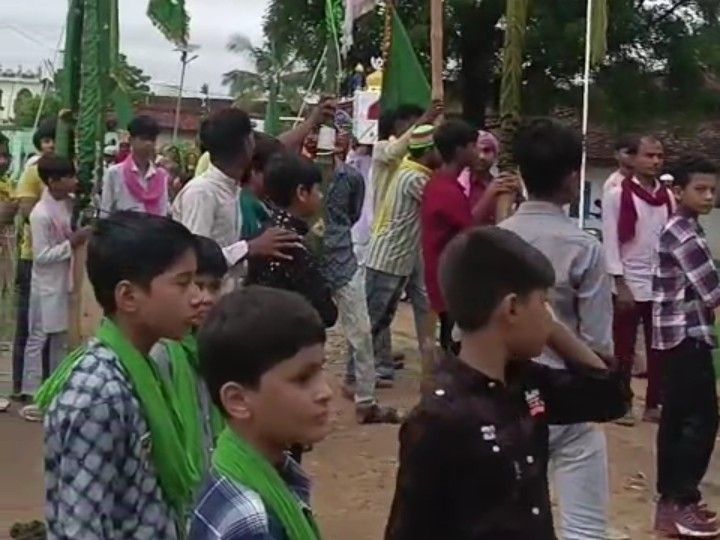 Procession of Tajiadars took place in Babhani on Muharram | मोहर्रम पर ...