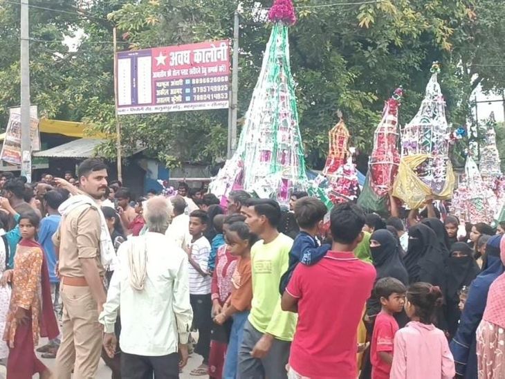 Tajia procession took place on Muharram in Sitapur | सीतापुर में ...