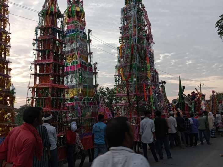 Tajia procession took place in Chiraiyatand on Moharram | मोहर्रम पर ...