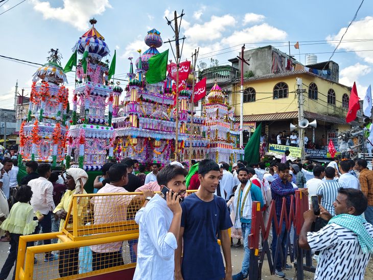 Tajia procession on Muharram in Parataval | परतावल में मोहर्रम पर निकला ...