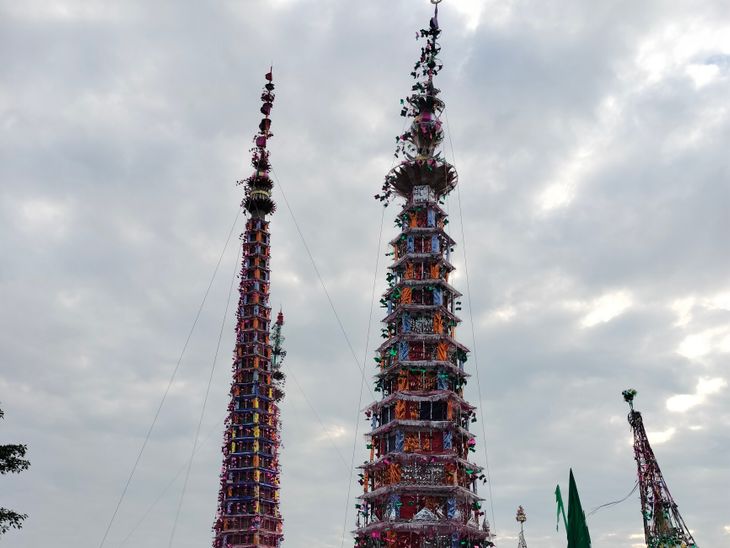90 feet high Tajia becomes the center of attraction in Karbala | कर्बला ...
