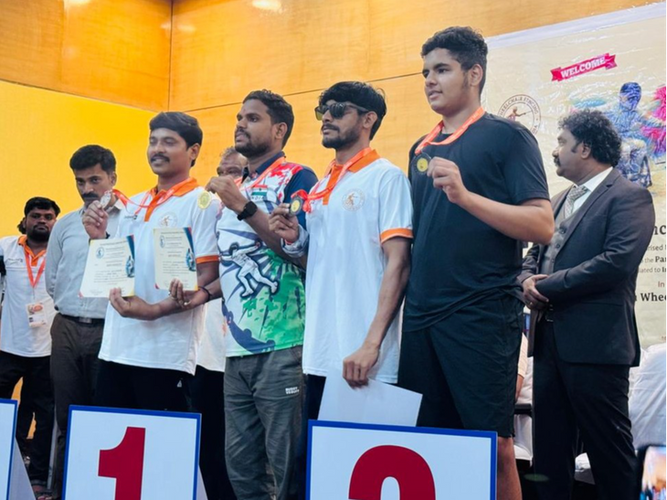 Ansh Patel of Khategaon won gold, silver and bronze | खातेगांव के अंश ...