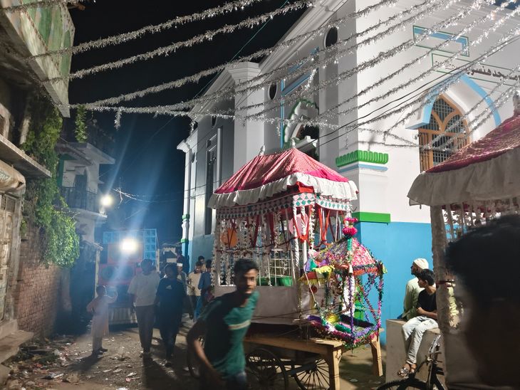 Muharram's Tajia procession in Hanswar | हंसवर में मोहर्रम का ताजिया ...