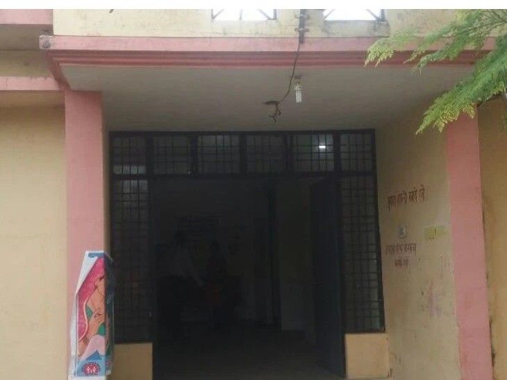 New incharge in Gosaiganj Community Health Center | गोसाईगंज सामुदायिक ...
