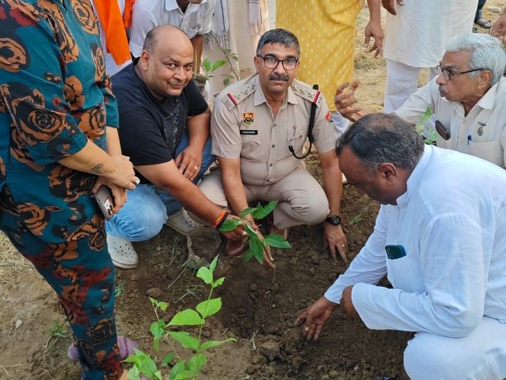 Hisar-hansi-inspector-leads-tree-plantation-drive-goshala-environmental ...