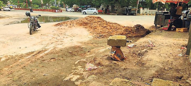 The contractor broke the walking track built outside Nehru Park in the ...