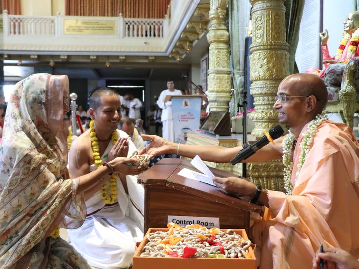 Harinama initiation in the secret Vrindavan Dham on Guru Purnima | गुरु ...