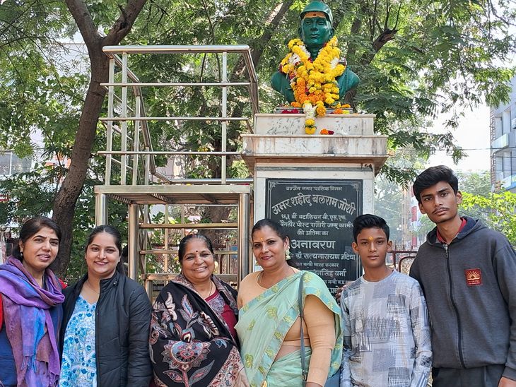 Today, on the occasion of Balidan Diwas, a floral tribute will be paid ...