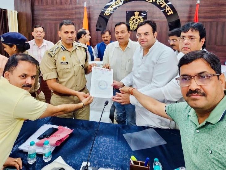 Lucknow's traders said- Police is adopting a double standard