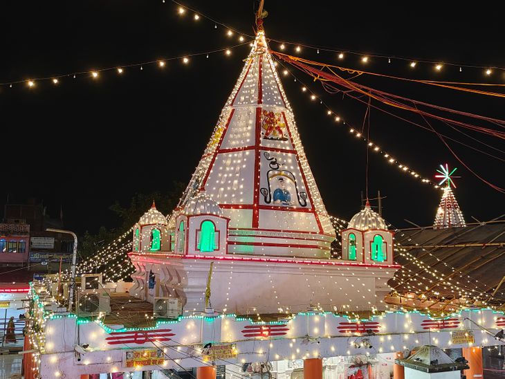 Singheshwar temple is decorated like a bride in the month of Sawan