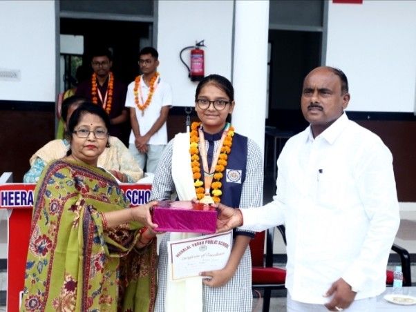 Successful students of NEET-JEE were felicitated