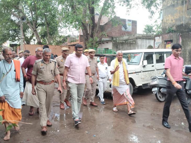 Agra DM inspected Shiva temples