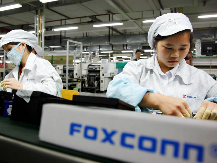 Foxconn Recalls 300+ Chinese Engineers from India, Raises Concerns Over ...