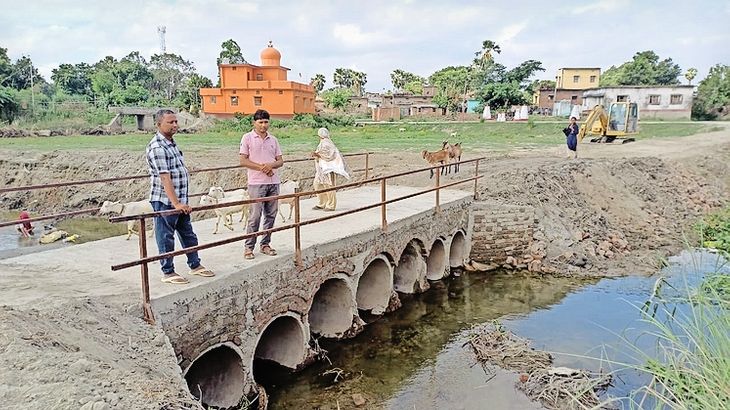 The chief built a bridge at his own expense, changing the face of many ...