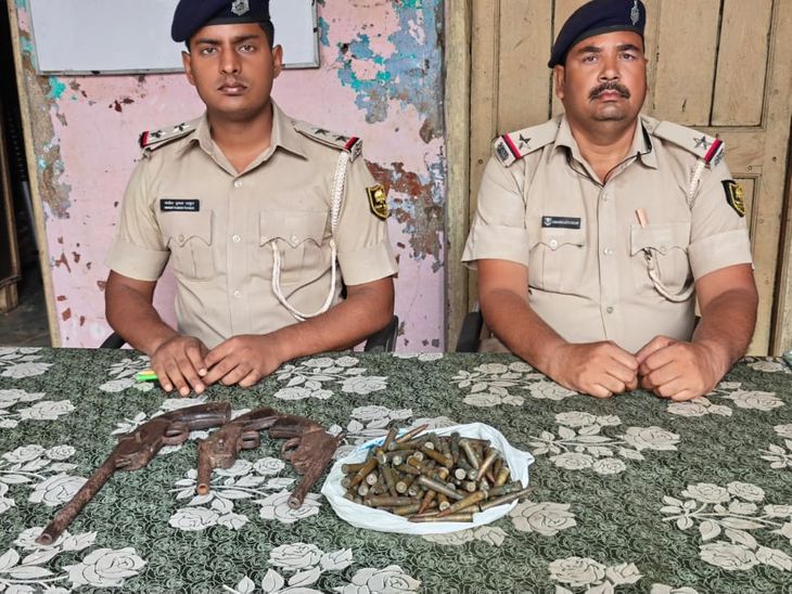 Weapons found from the house of Mukhiya representative in Khusrupur ...