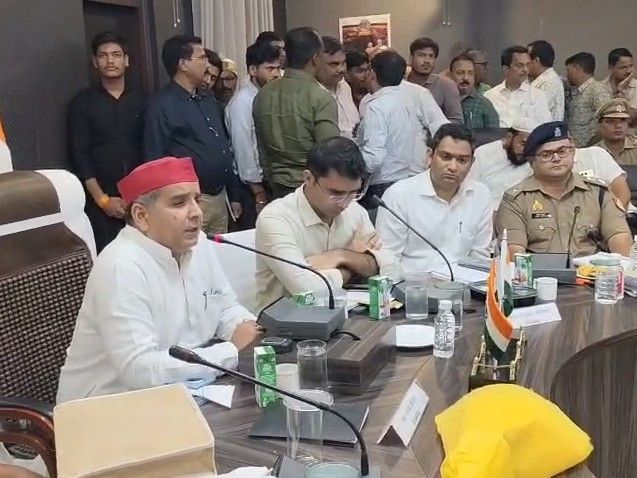 SP MP Dharmendra Yadav said in Azamgarh | 'भ्रष्टाचार की भेंट चढ़ी जल जीवन मिशन योजना': आजमगढ़ ...