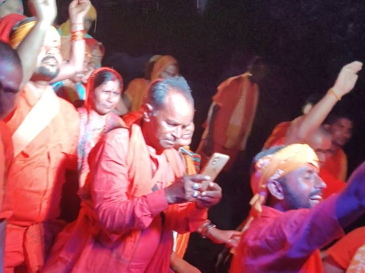 Kanwar Yatra starts from Unchahar in the month of Shravan | ऊंचाहार से ...